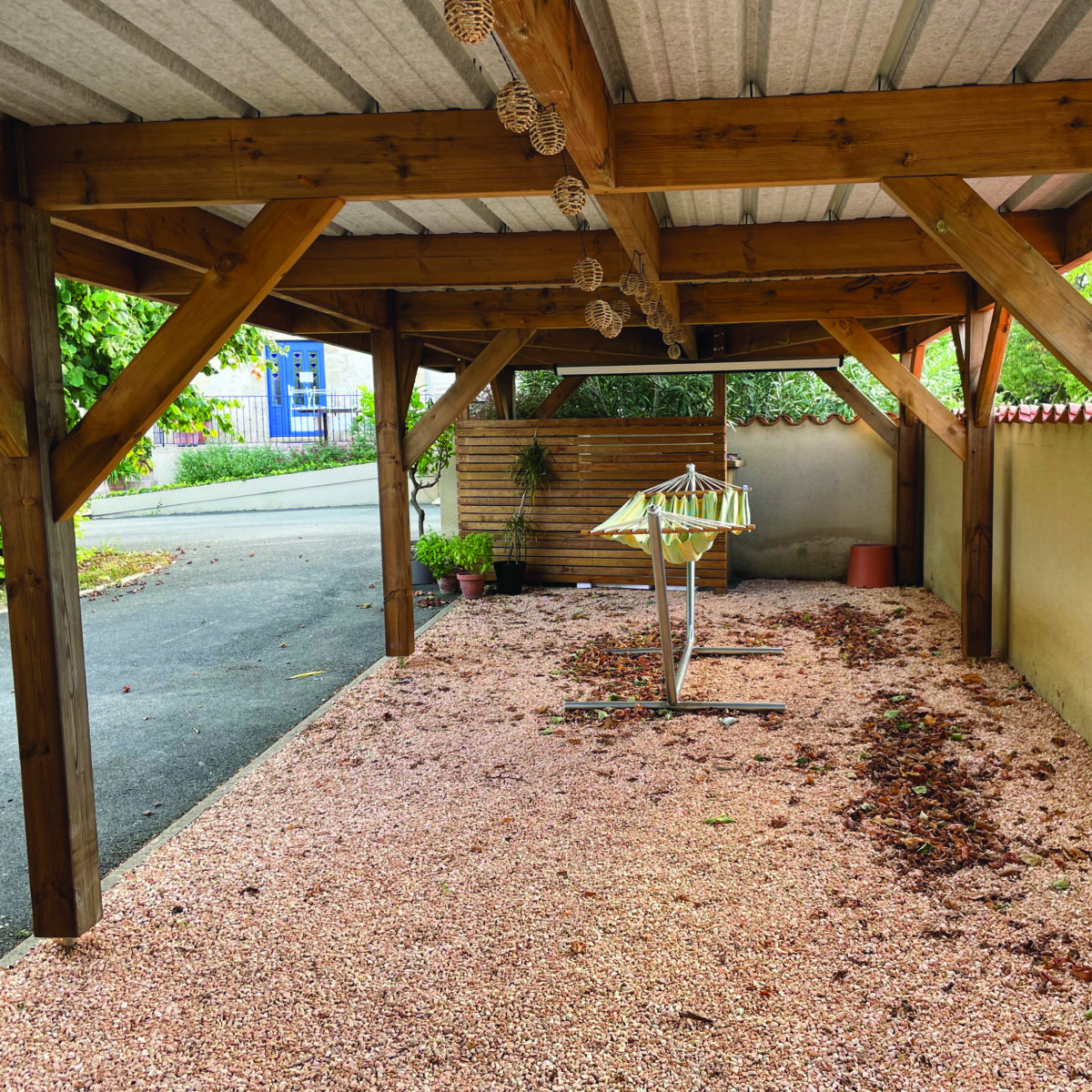 Appentis couvert avec bac acier - Les cabanes du Sud-Ouest